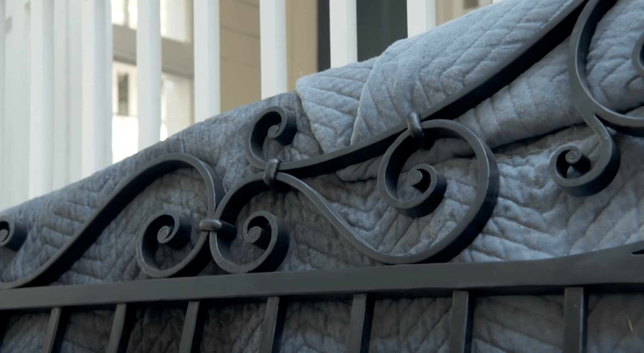 Custom Iron Gates: Ultimate Guide to Aesthetics, Security, and Maintenance